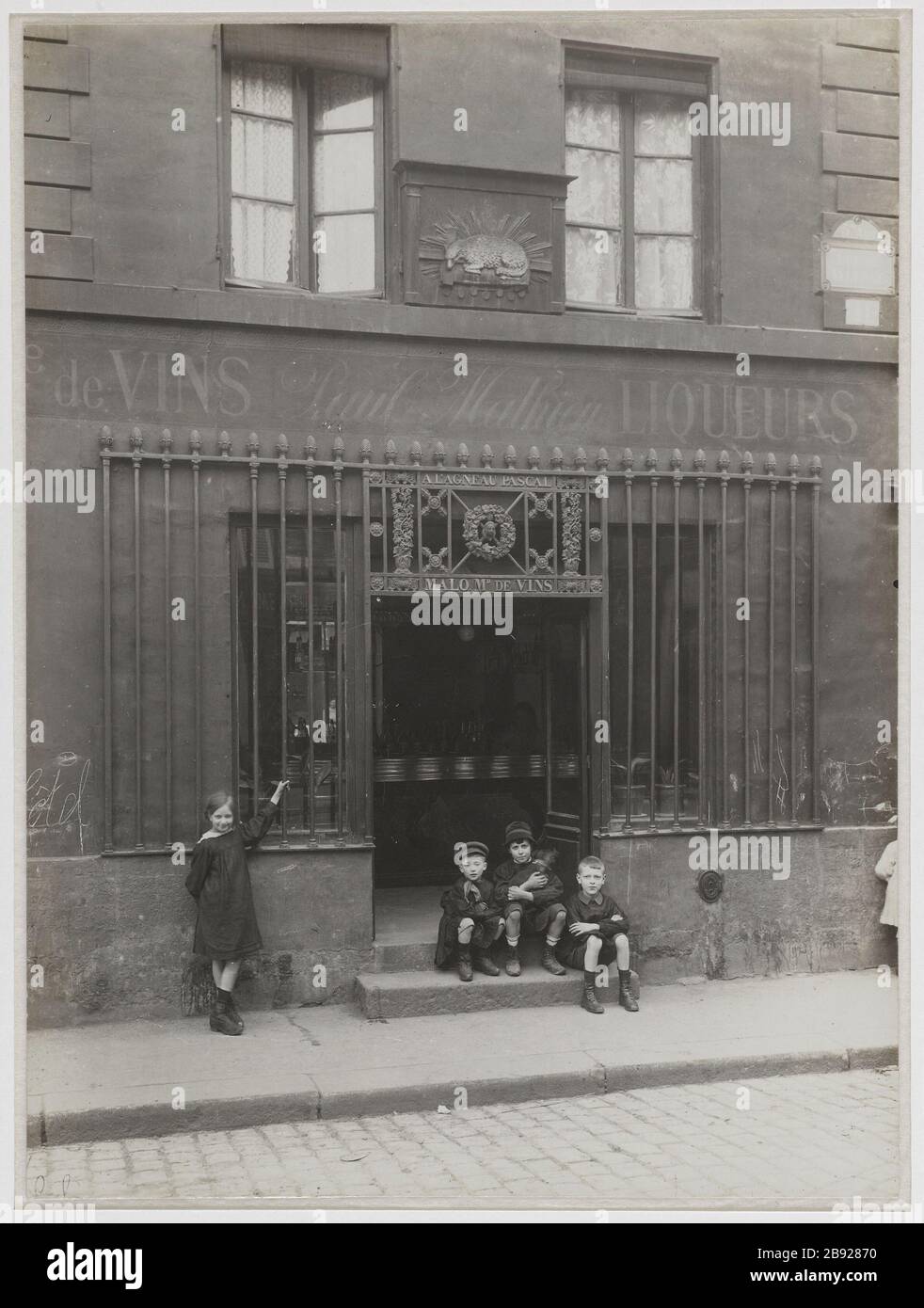 11 rue de valence Banque de photographies et d’images à haute ...
