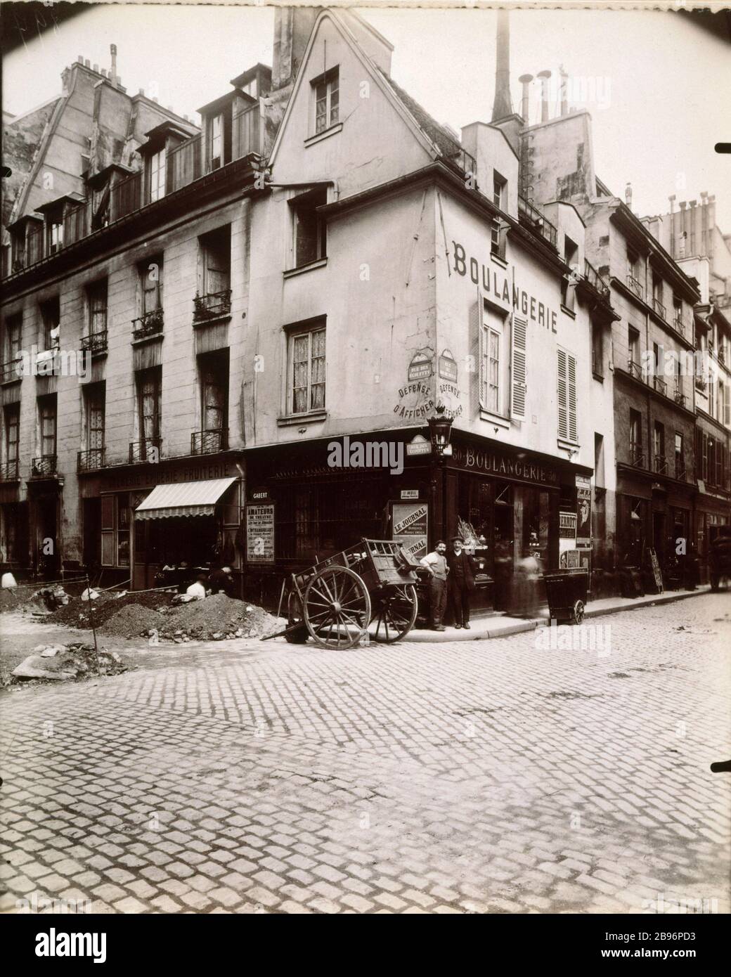 Angle de rue Banque de photographies et d’images à haute résolution - Alamy