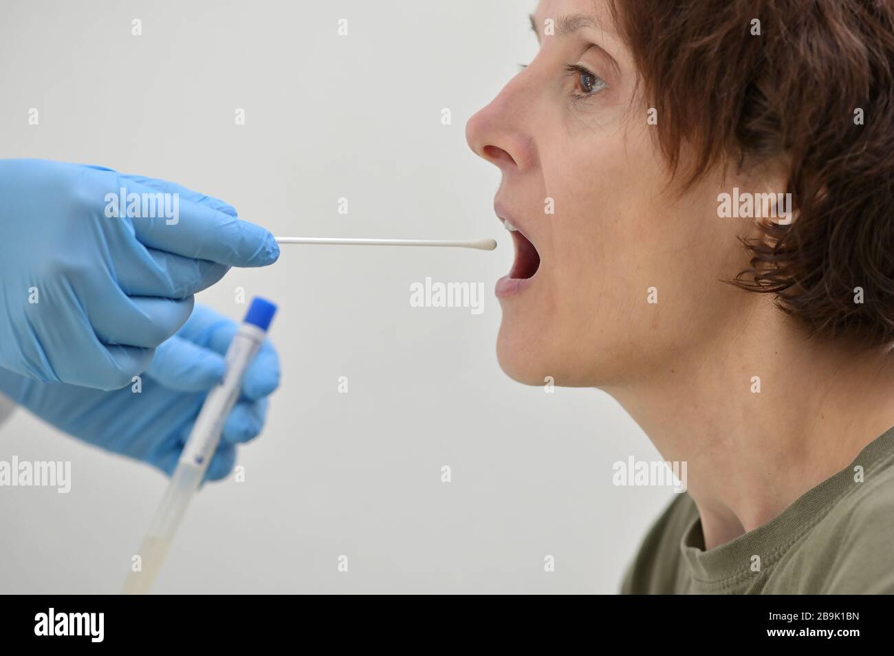 Cancer du nez Banque de photographies et d’images à haute résolution ...