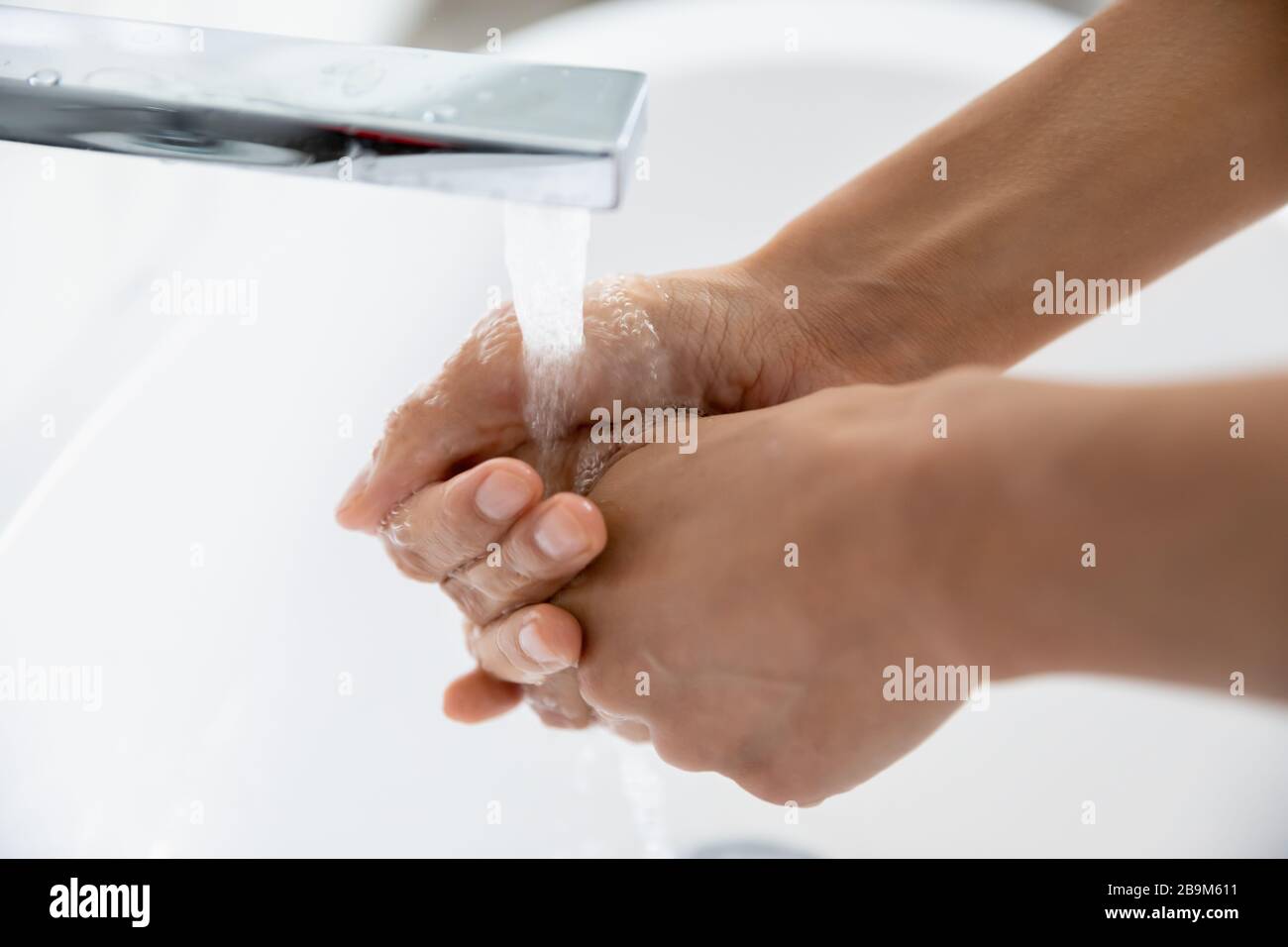Pour se laver les mains Banque de photographies et d’images à haute ...