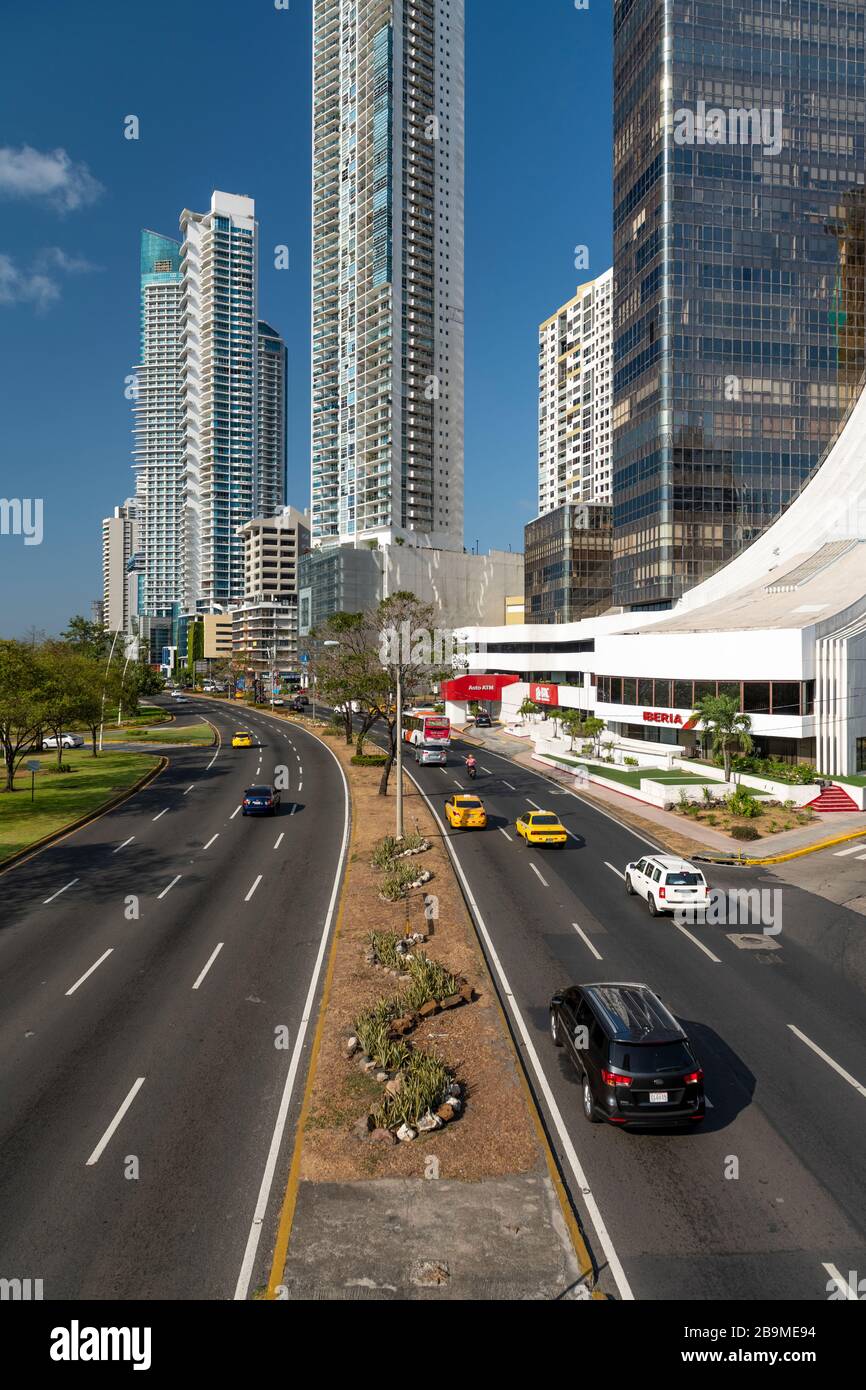 Walkway skyline panama city Banque de photographies et d’images à haute ...