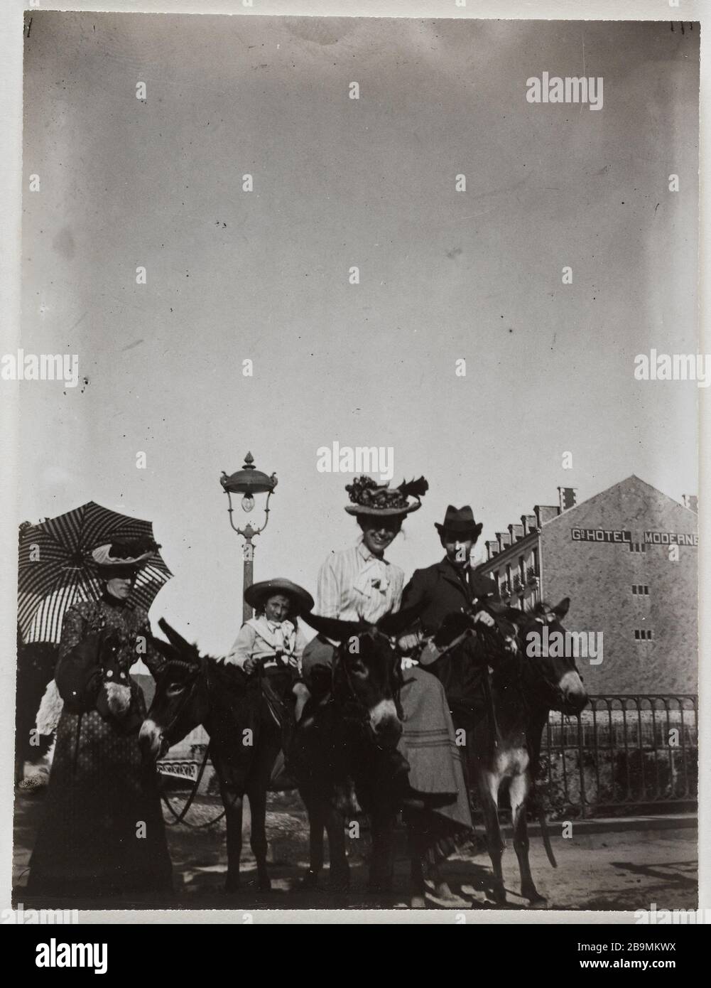 Arthur Guéniot. Famille mule famille à mulet'. Rage gélatino-argentique ...