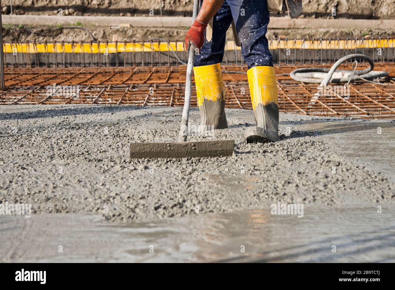 Maçon sur un chantier de construction Banque de photographies et d ...