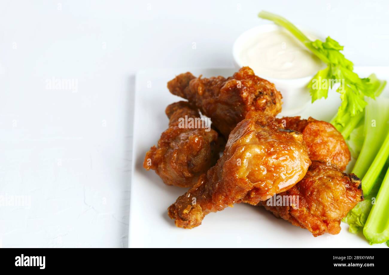 Pilons poulet frites Banque de photographies et d’images à haute ...