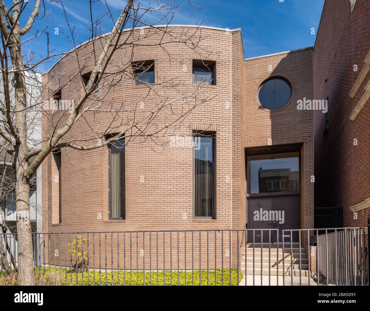 Architecture post moderne Banque de photographies et d’images à haute ...