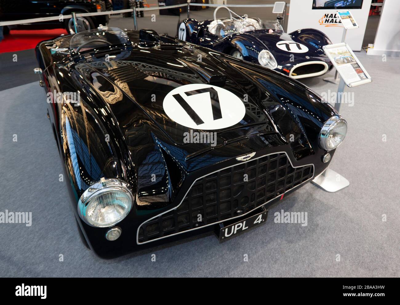 Aston martin fonctionne stand Banque de photographies et d’images à ...