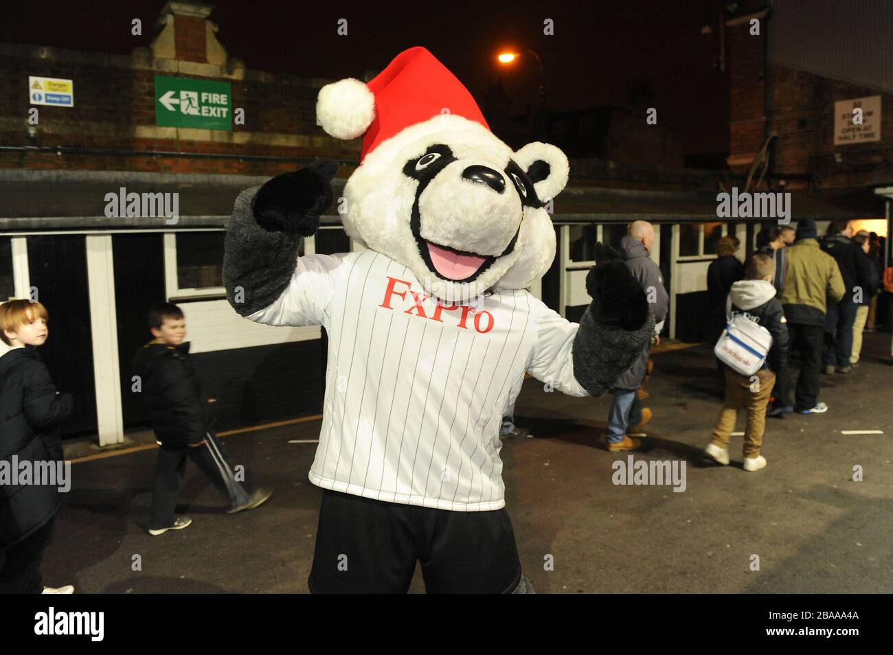 Fulham mascot billy badger Banque de photographies et d’images à haute ...