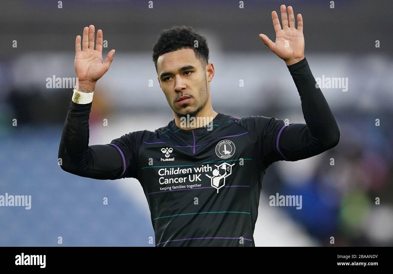 Football pleine longueur mi longueur demi Banque de photographies et d ...