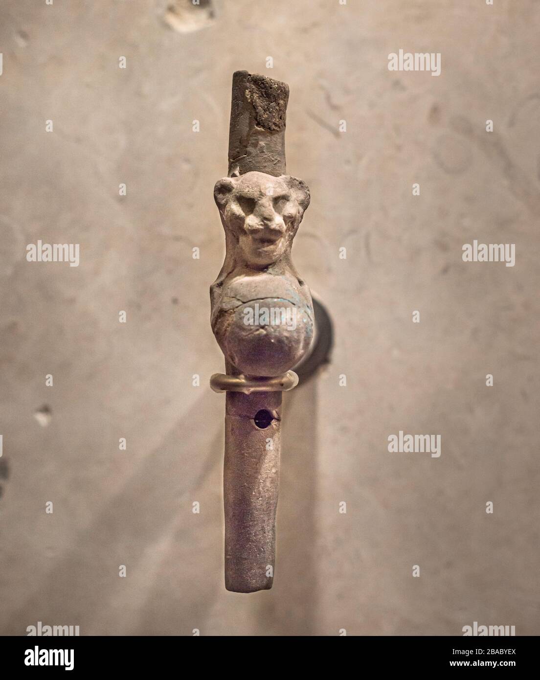 Sifflet maya Banque de photographies et d’images à haute résolution - Alamy