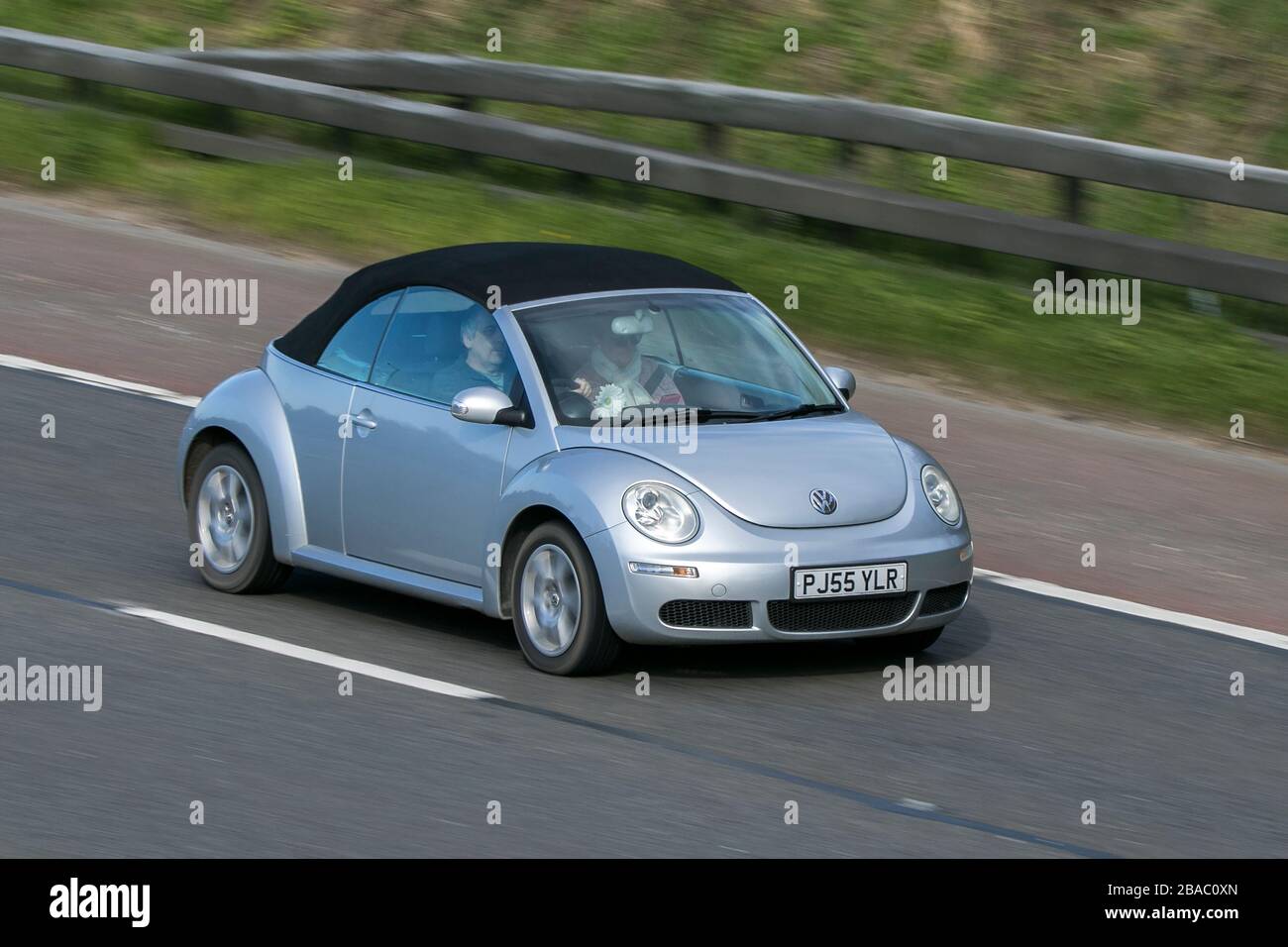 Voitures volkswagen beetle luna Banque de photographies et d’images à ...