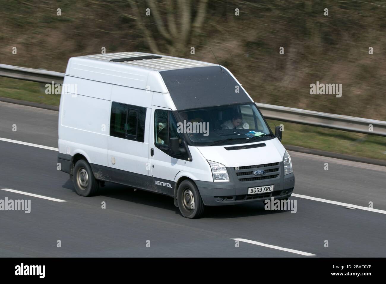 Ford transit 115 t350l rwd Banque de photographies et d’images à haute ...
