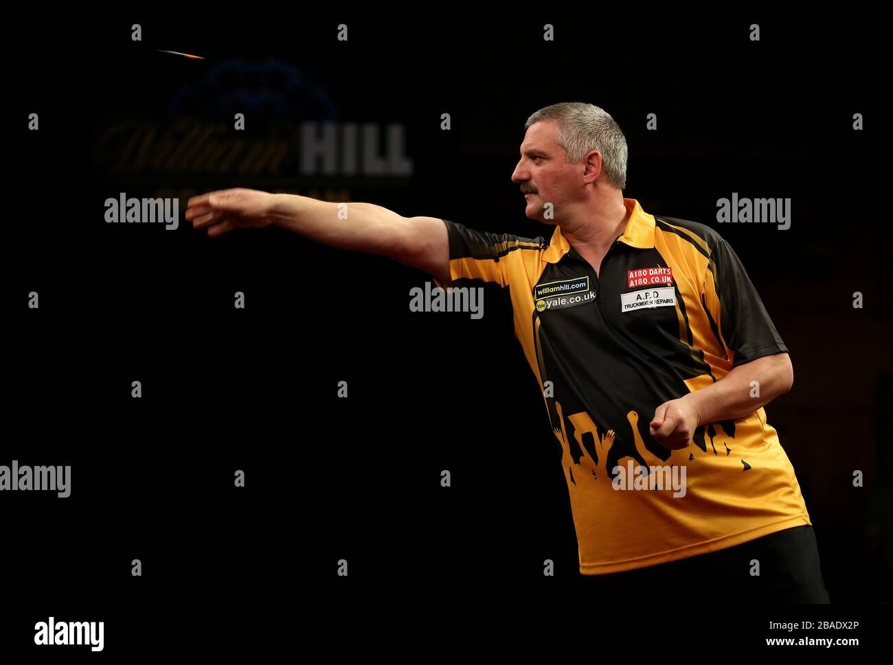 Wayne jones lors de son match avec raymond van barneveld Banque de ...
