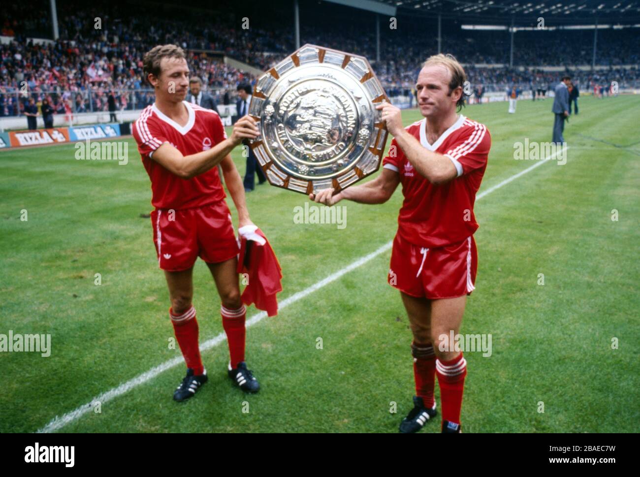 (L-R) John McGovern et Archie Gemmill de Nottingham Forest, qui ont l ...
