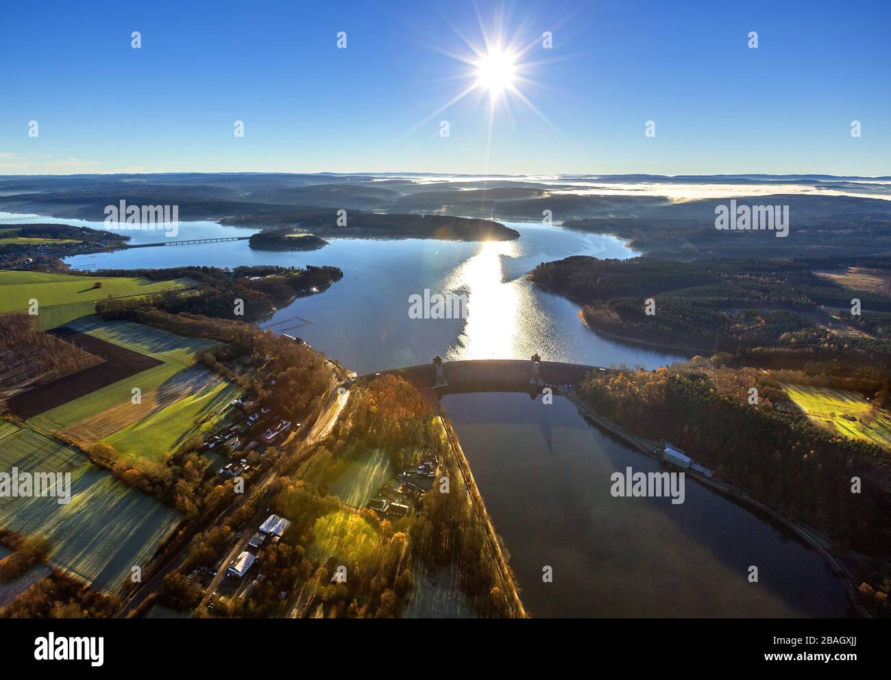 Moehnesee guenne Banque de photographies et d’images à haute résolution ...