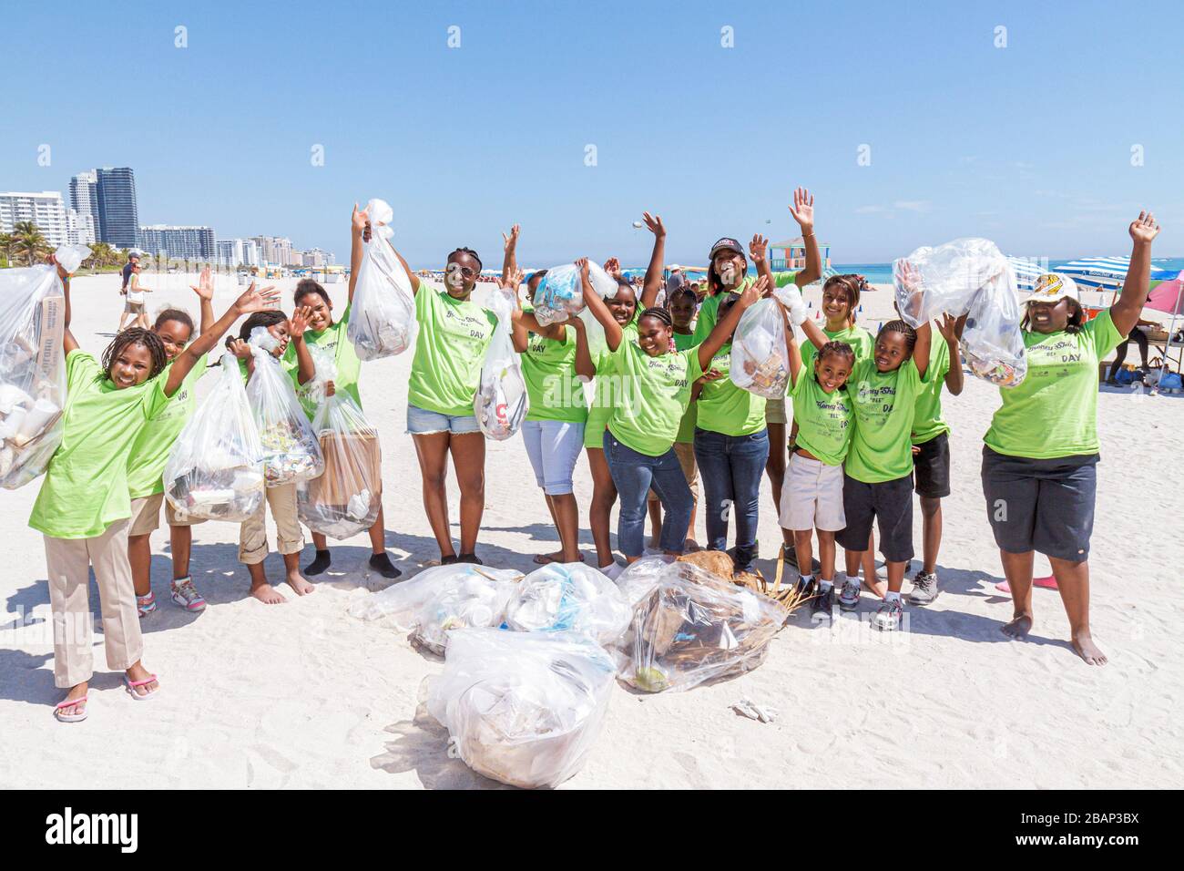 Tween girls beach Banque de photographies et d’images à haute ...