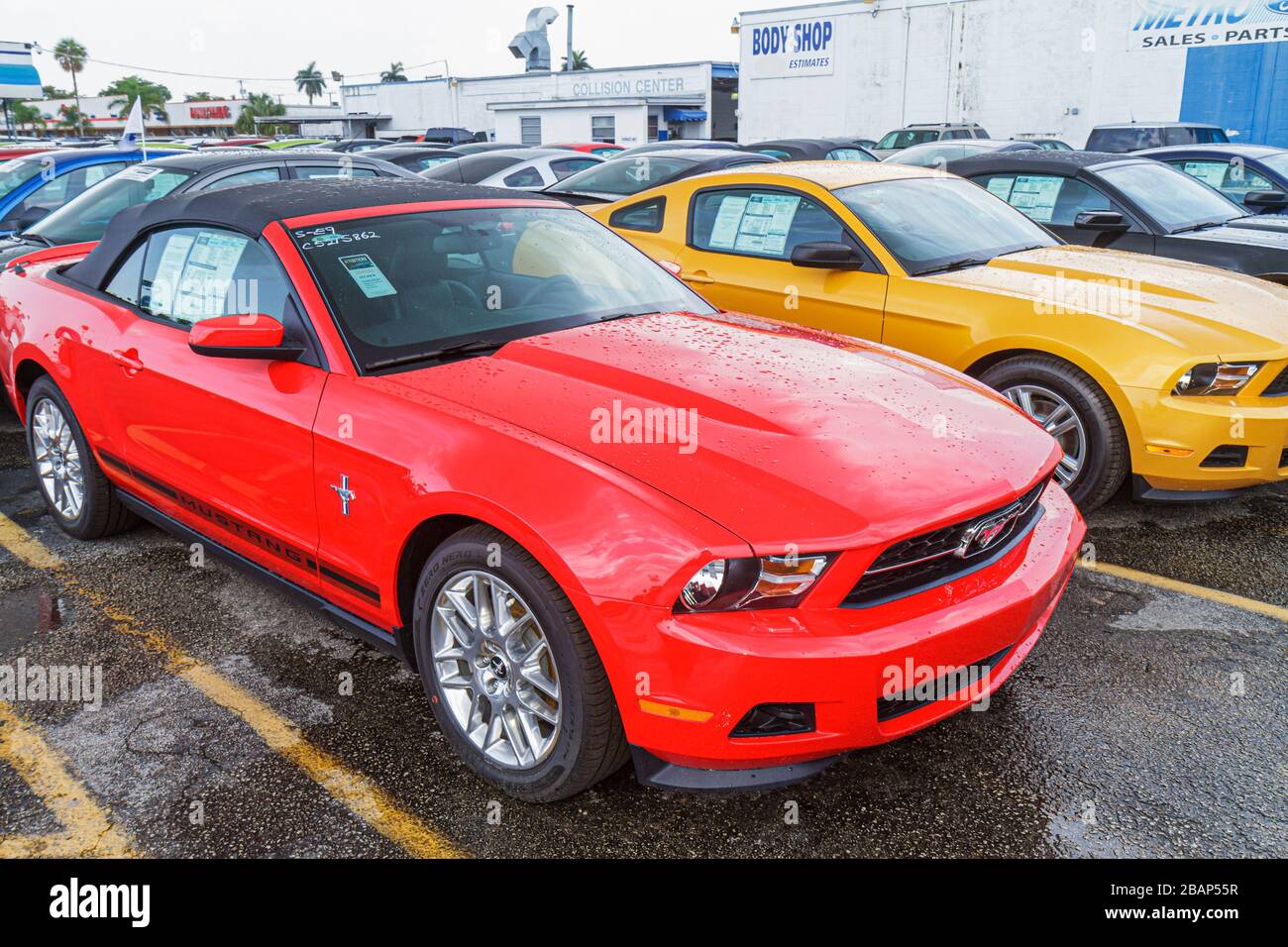 Concessionnaire Ford Banque d'image et photos - Alamy
