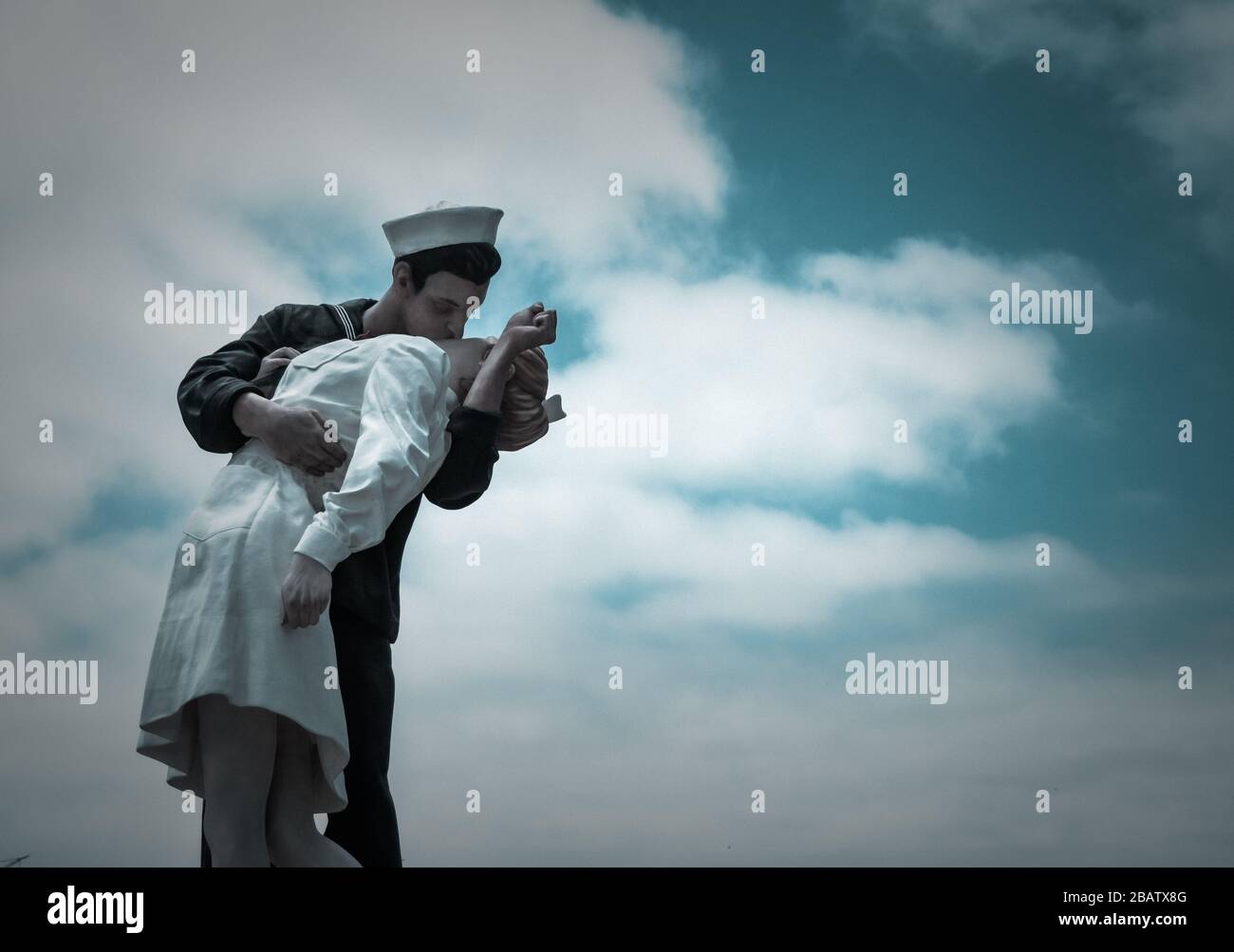 Unconditional surrender statue Banque de photographies et d’images à ...