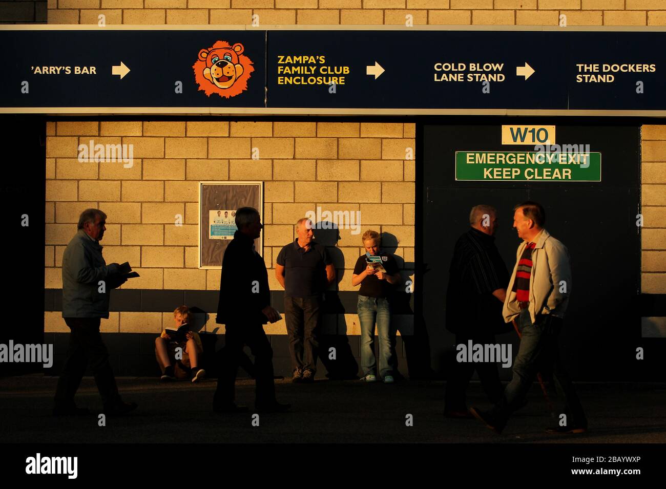 Millwall football club fans Banque de photographies et d’images à haute ...