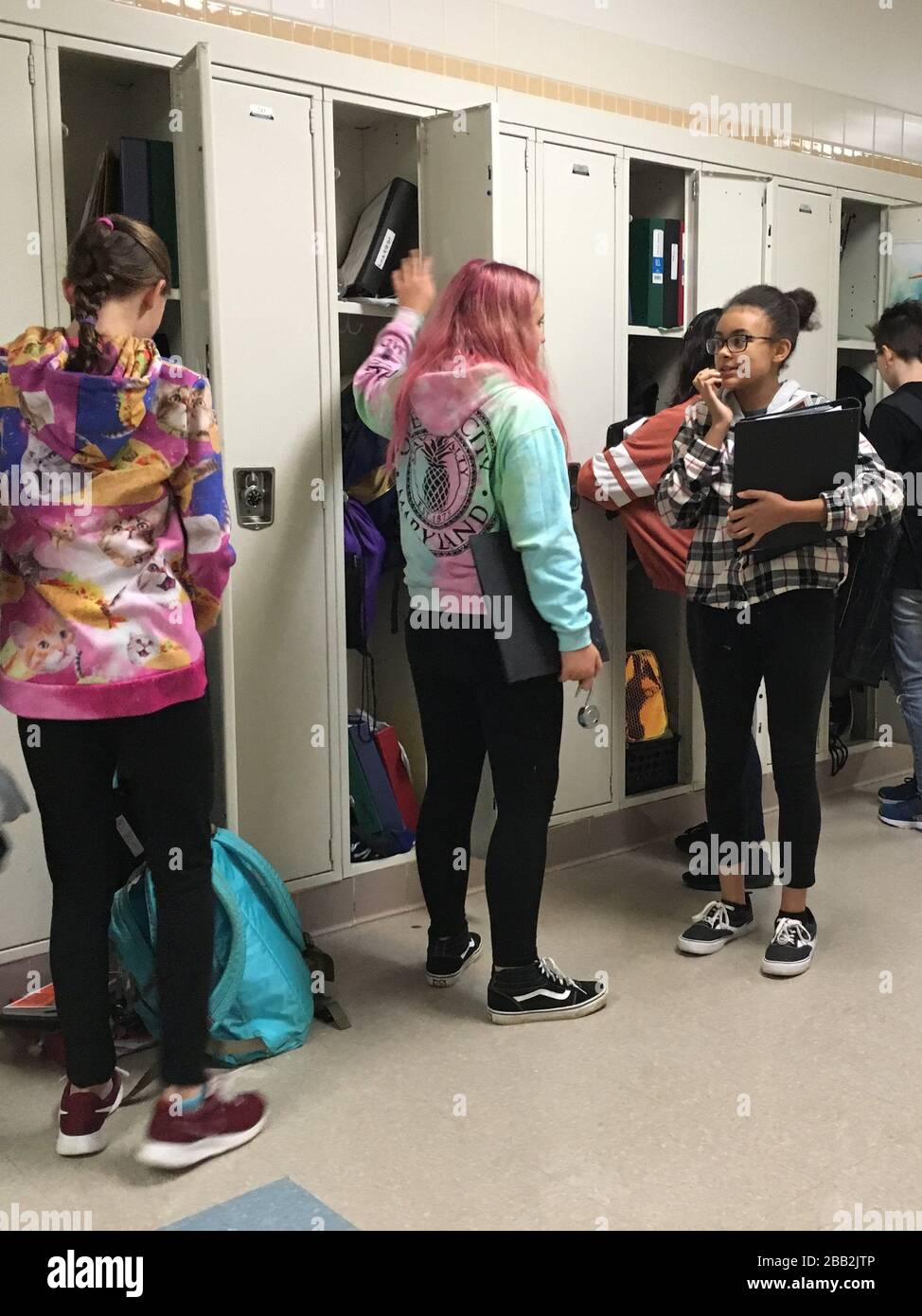 School Hallway Lockers Usa Banque d'image et photos - Alamy
