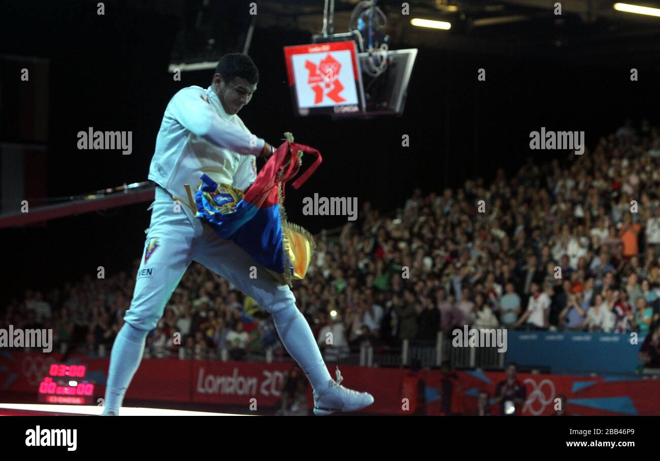 Ruben Limardo Gascon du Venezuela après avoir remporté la médaille d'or ...