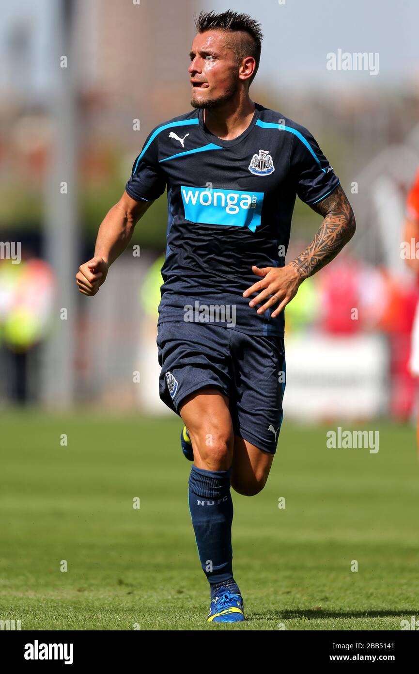 Newcastle uniteds mathieu debuchy Banque de photographies et d’images à ...