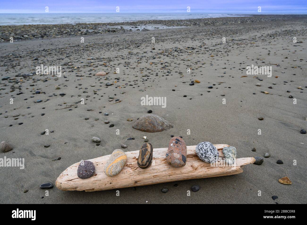 Pierres de plage de Tlell, Haida Gwaii, anciennement connue sous le nom ...