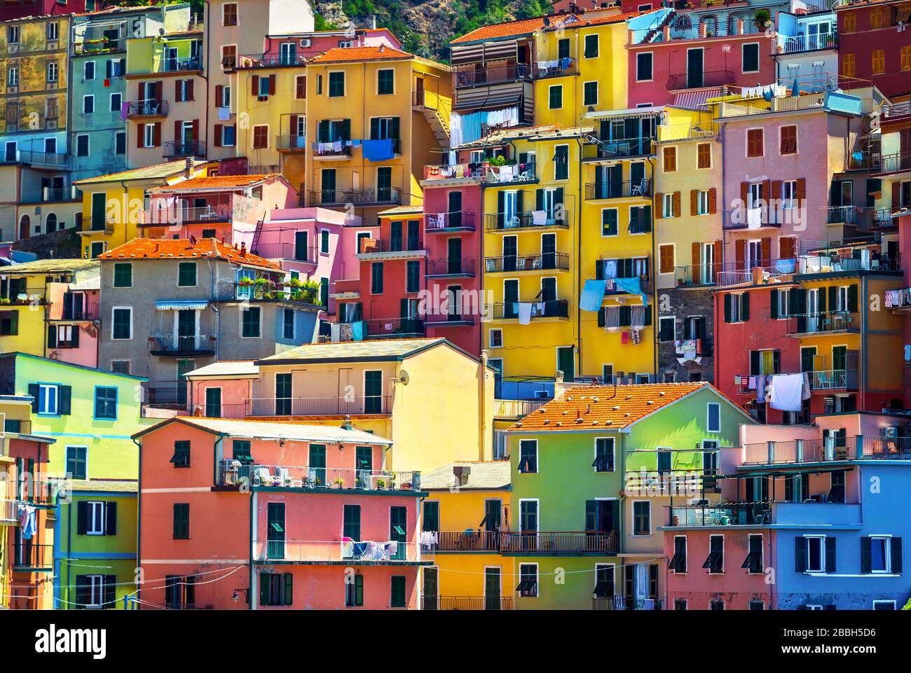 De belles maisons colorées, un fond architectural, des maisons ...