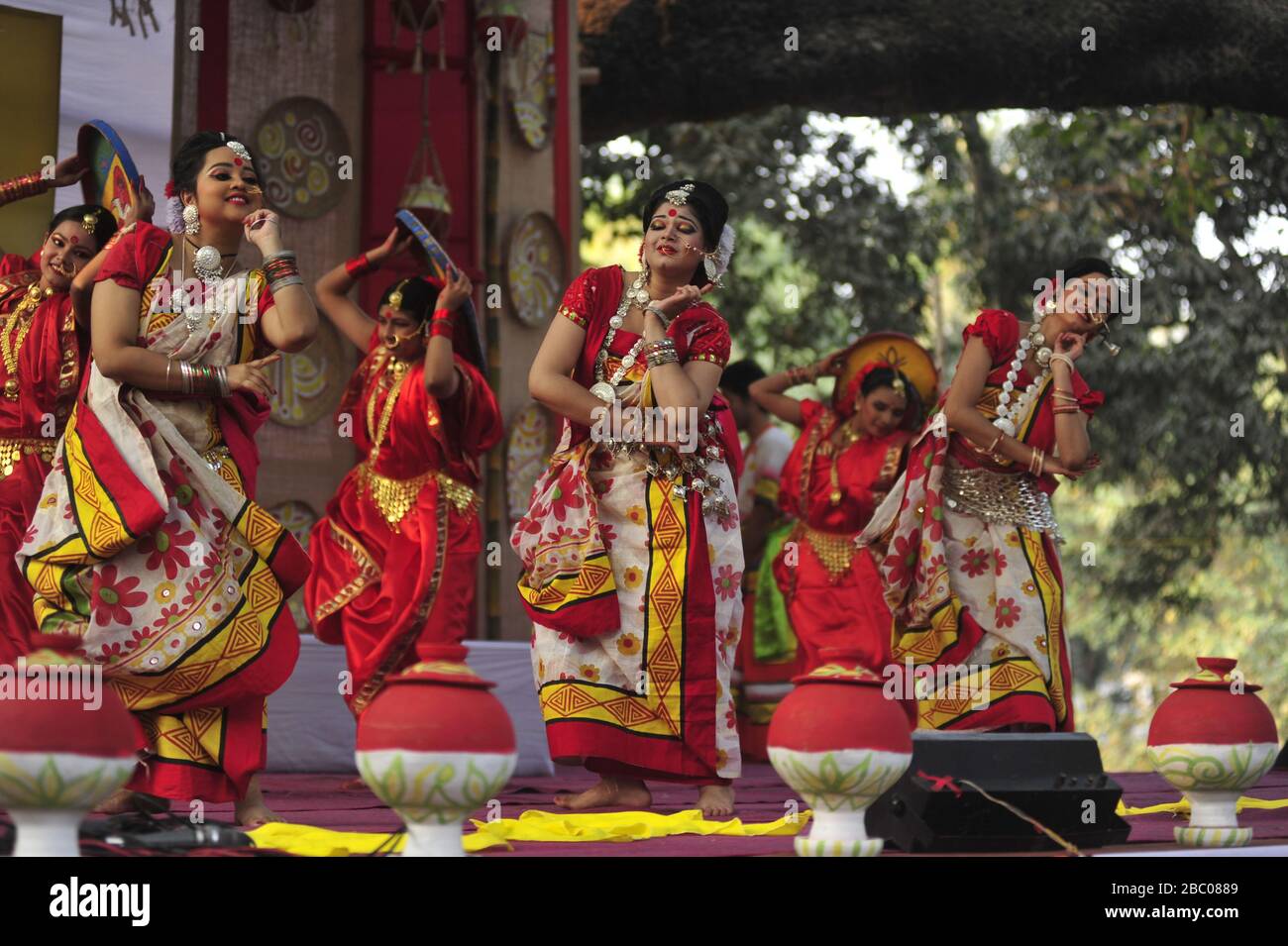 Un festival de deux jours de Pitha Utsab (festival des gâteaux) a ...