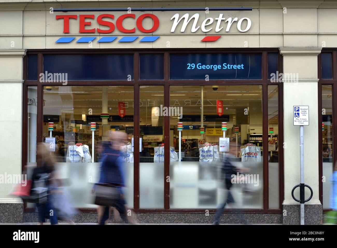 Métro Tesco Banque d'image et photos - Alamy