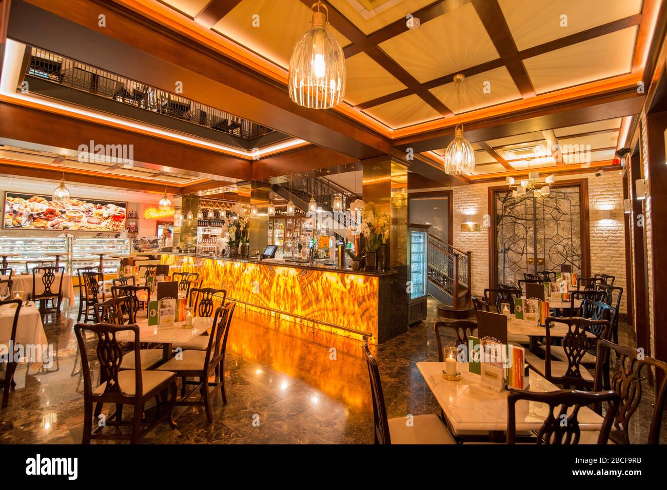 Le café Golden Gate de l'avenida Arriaga dans le centre-ville de ...