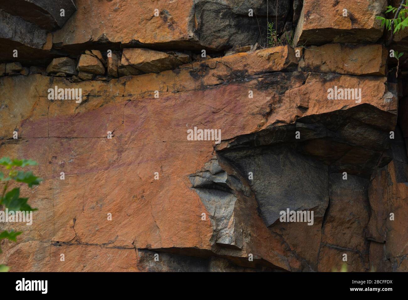 Caverne de rocher rouge Banque de photographies et d’images à haute ...