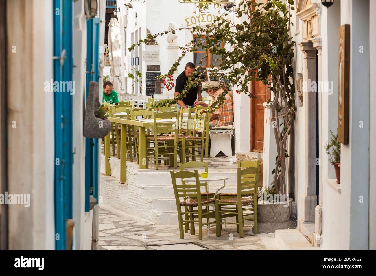 Grèce, archipel des Cyclades, Tinos: Village de Pyrgos est construit au ...
