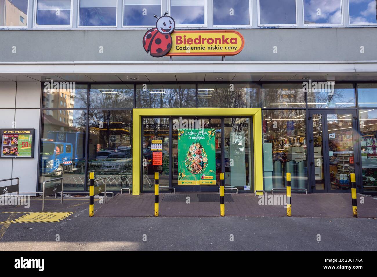 Biedronka store Banque de photographies et d’images à haute résolution ...