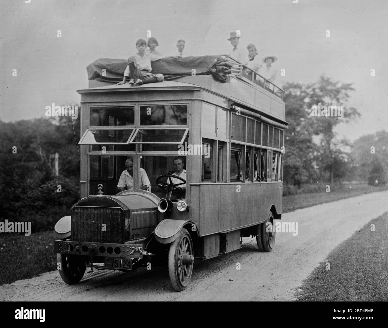 Bus à impériale des années 1910 Banque de photographies et d’images à ...