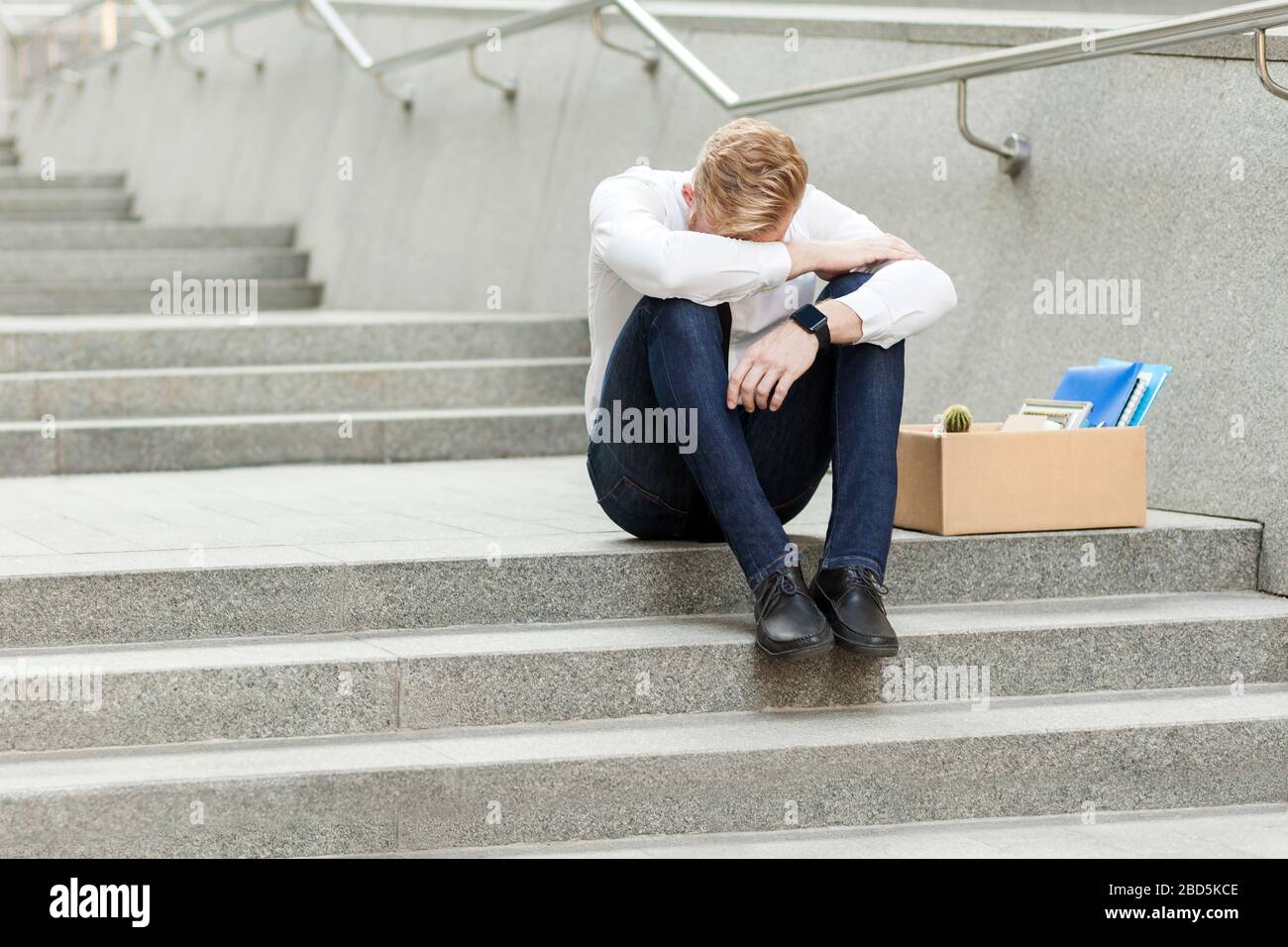 Homme perdu Banque de photographies et d’images à haute résolution - Alamy