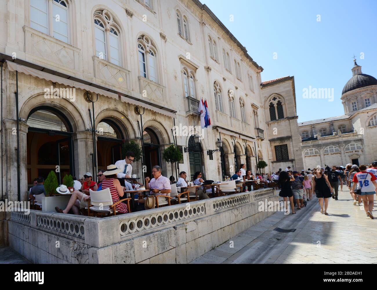 Gradska kavana arsenal restaurant Banque de photographies et d’images à ...