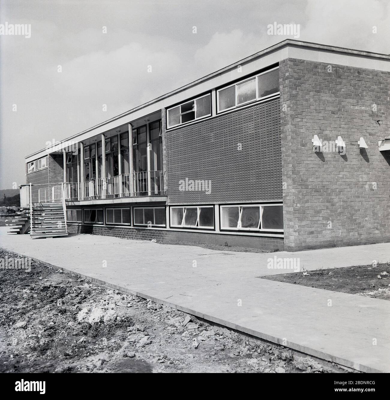 Fin des années 60, début des années 70 nouveau bâtiment, montrant le ...