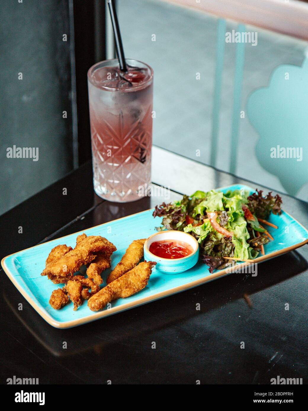 Chili cheese nuggets Banque de photographies et d’images à haute ...