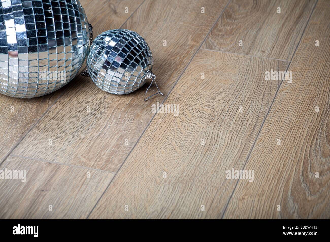 Arrière-plan stratifié. Parquet en bois laminé et les conseils de la parole dans la conception ...