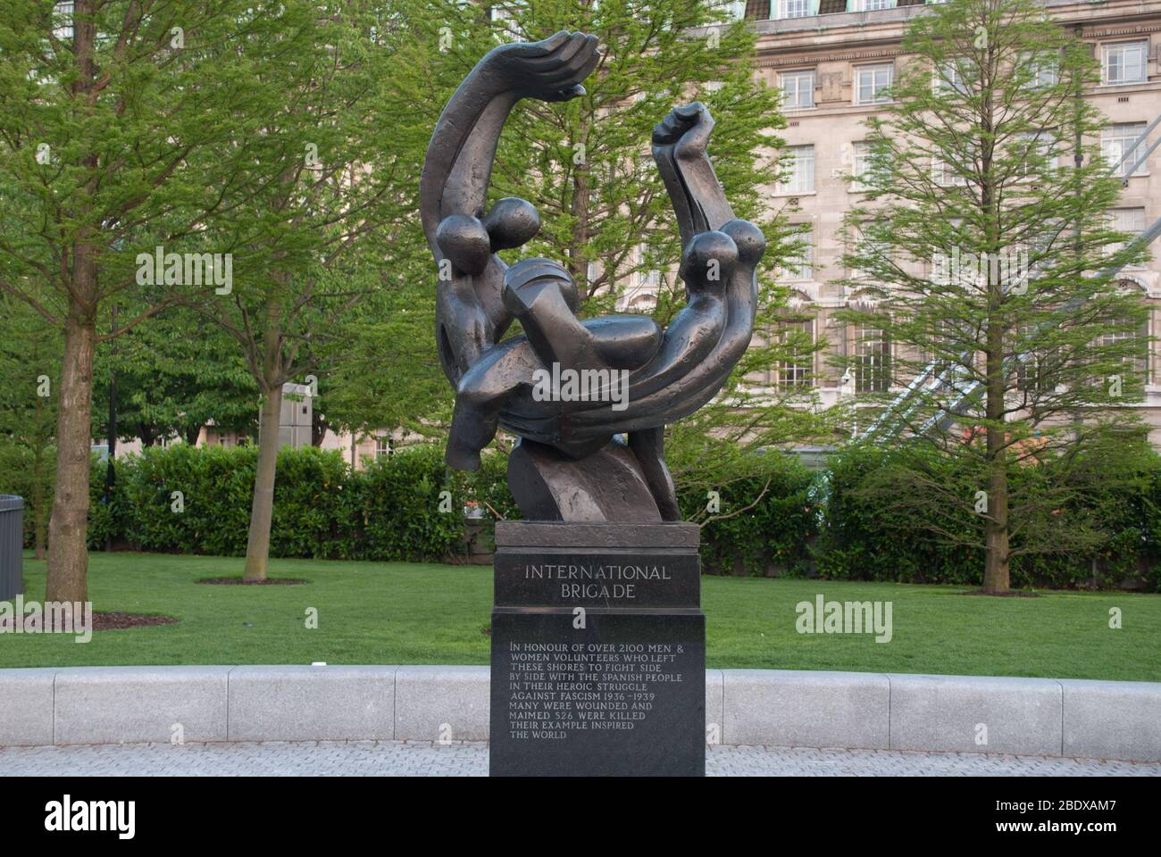 Monument de brigade internationale Banque de photographies et d’images ...