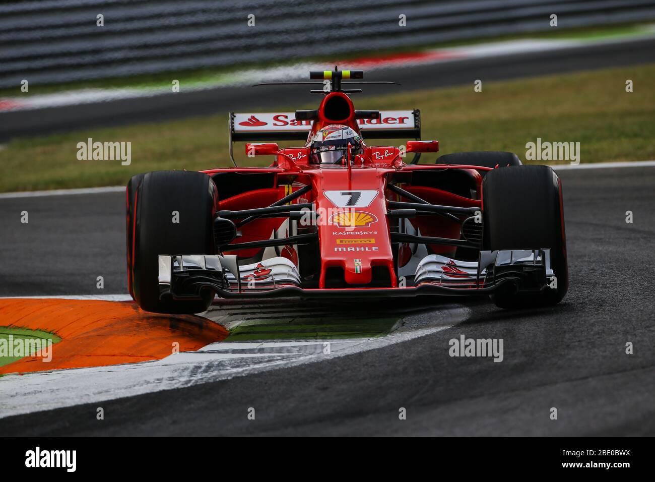Ferrari sf70 h Banque de photographies et d’images à haute résolution ...