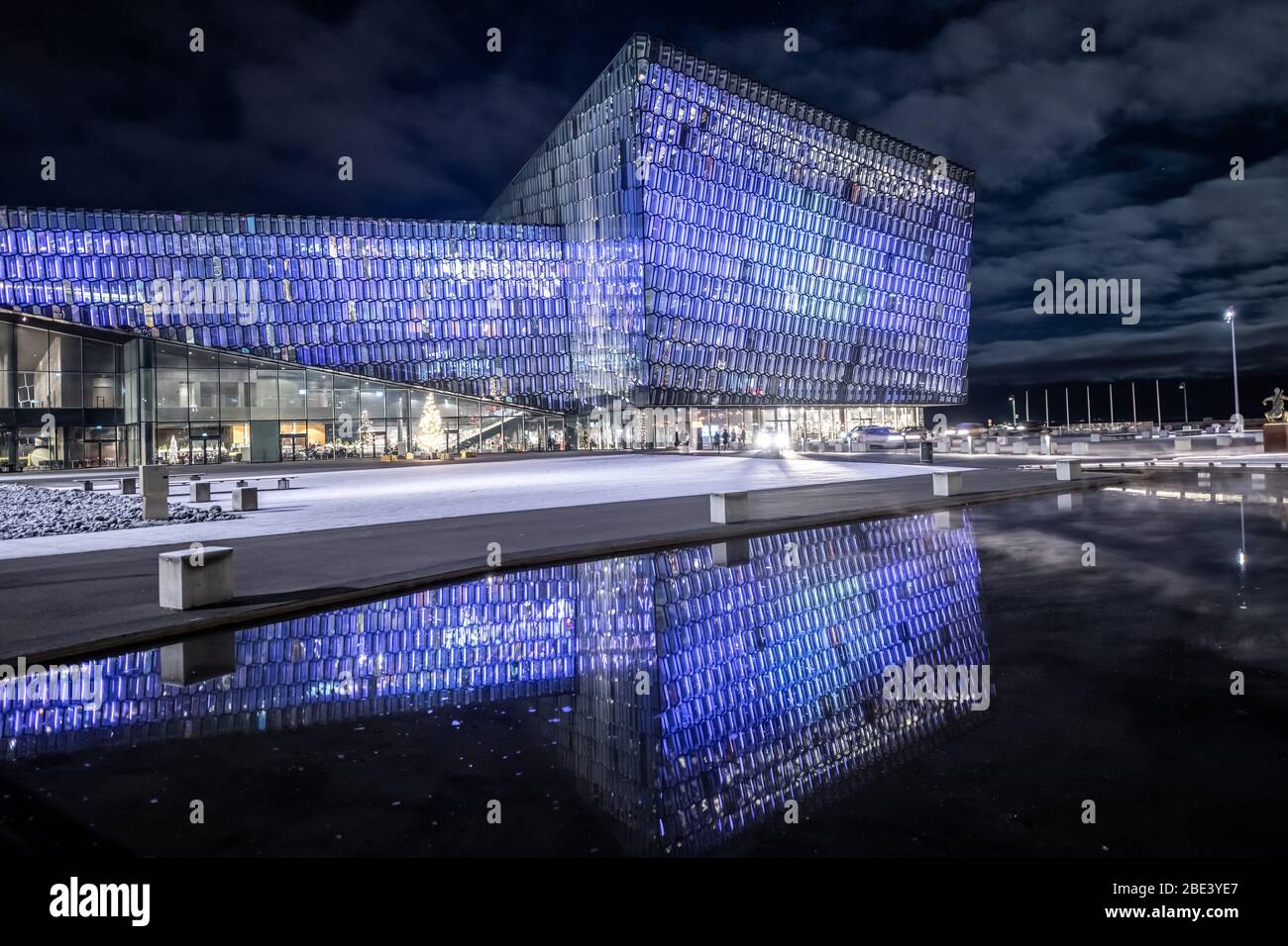 Reykjavik opera house Banque de photographies et d’images à haute ...