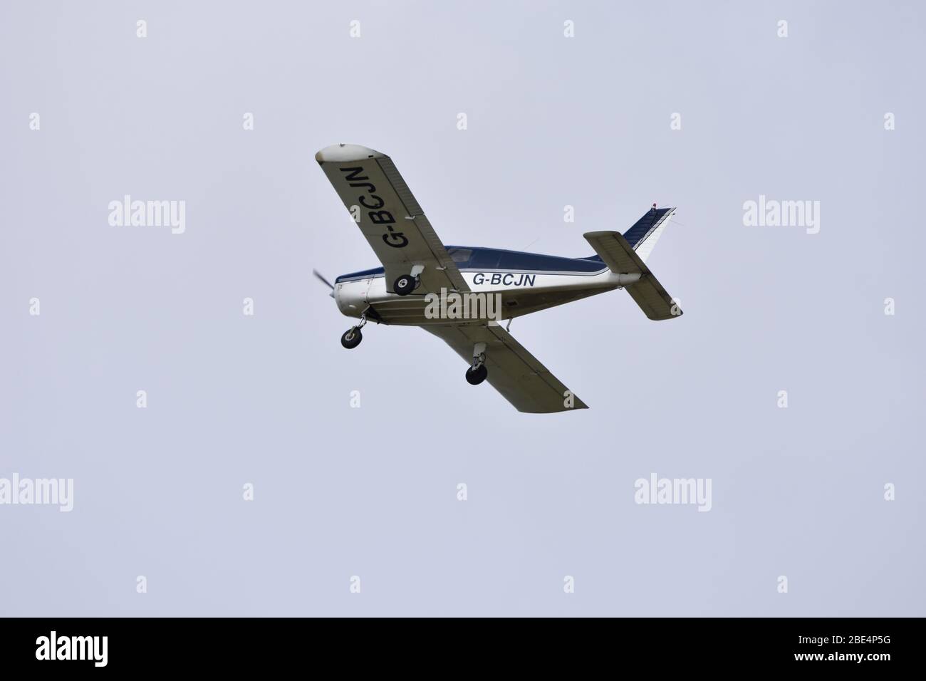 Piper pa28 140 cherokee Banque de photographies et d’images à haute ...