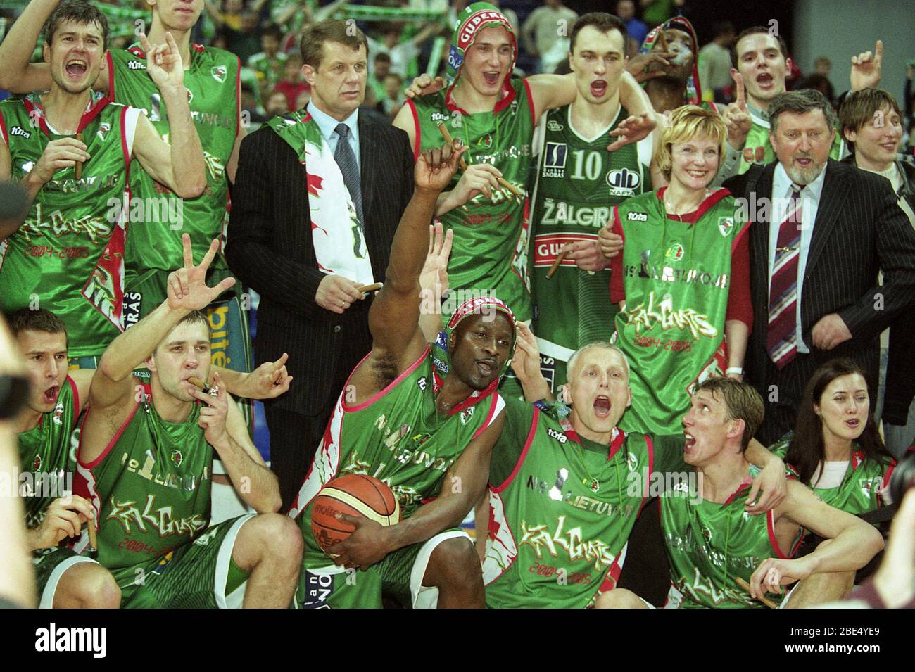 Joueur de basket lituanien Banque de photographies et d’images à haute ...