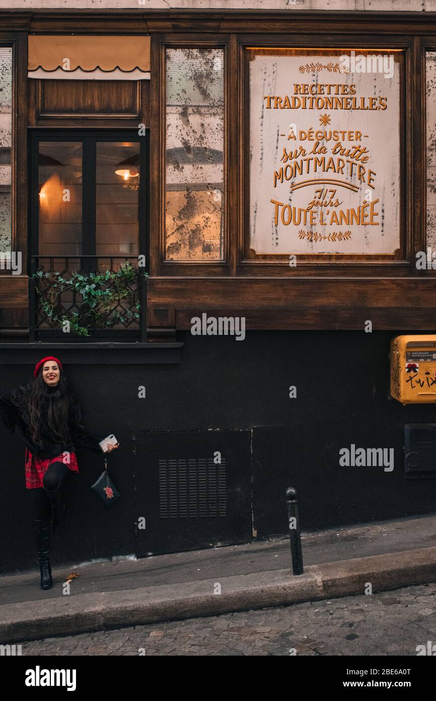 Belle fille paris Banque de photographies et d’images à haute ...