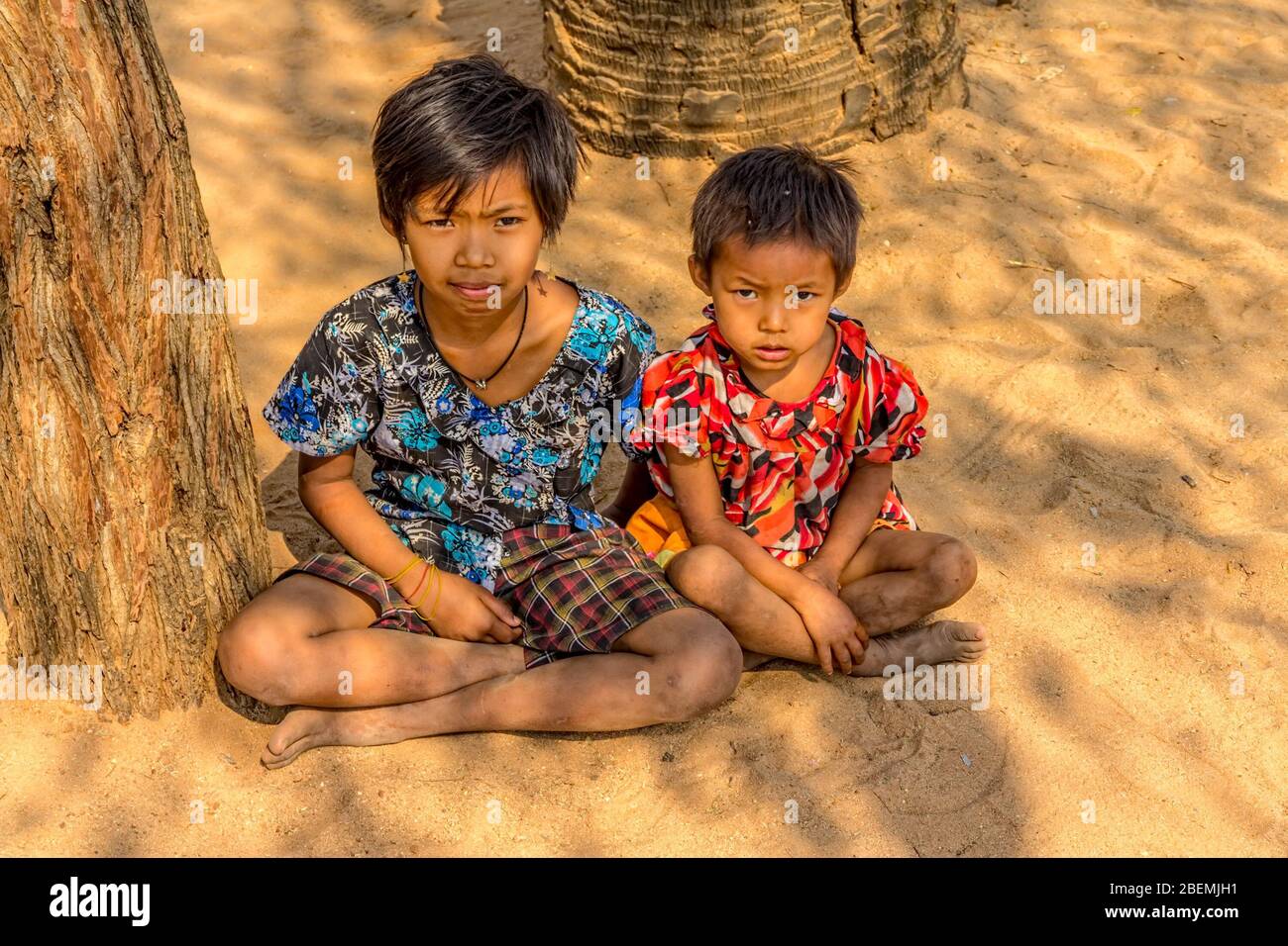 Enfants birmane Banque de photographies et d’images à haute résolution ...