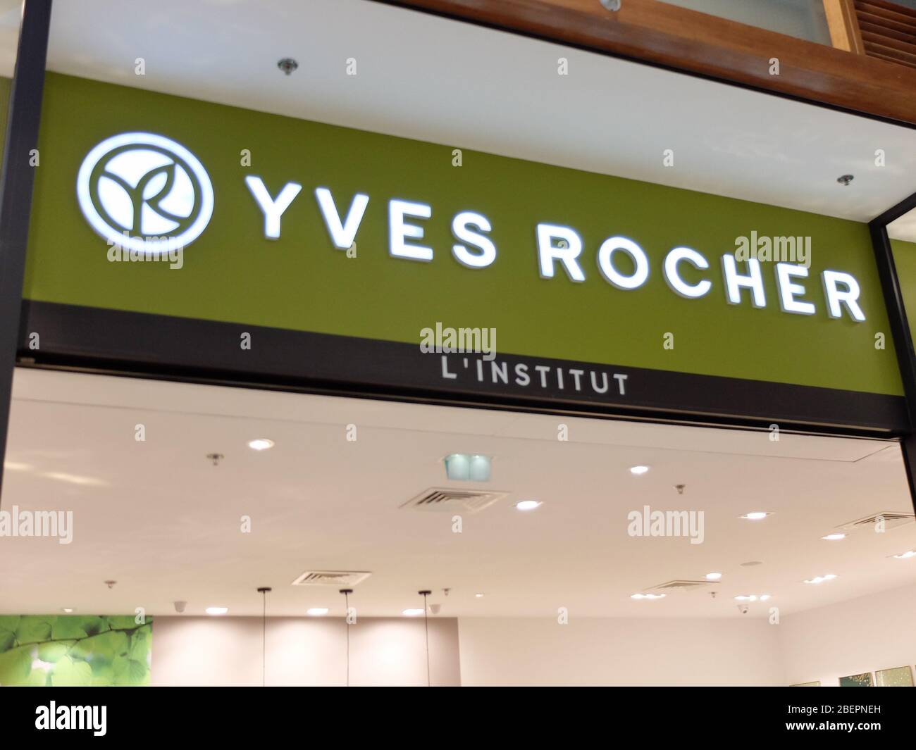 Boutique Yves Rocher. Le groupe Rocher, anciennement le groupe Yves ...