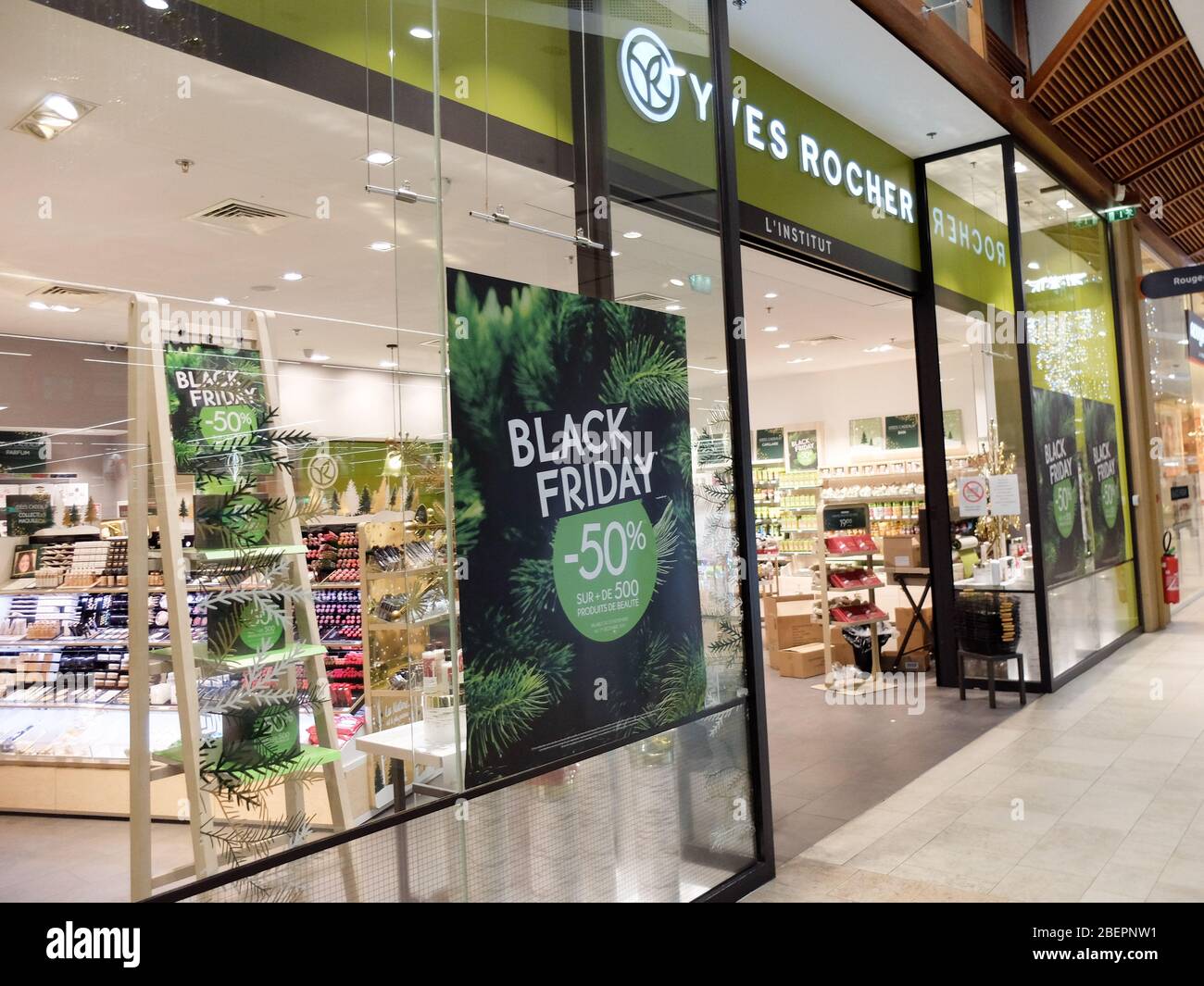 Boutique Yves Rocher. Le groupe Rocher, anciennement le groupe Yves ...