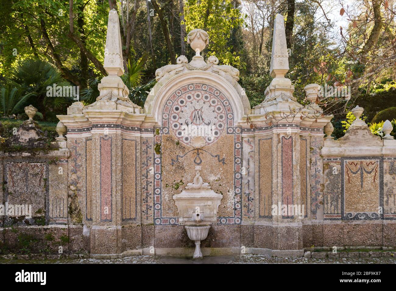 L'un des monuments historiques de l'énigmatique et surprenant paysage ...