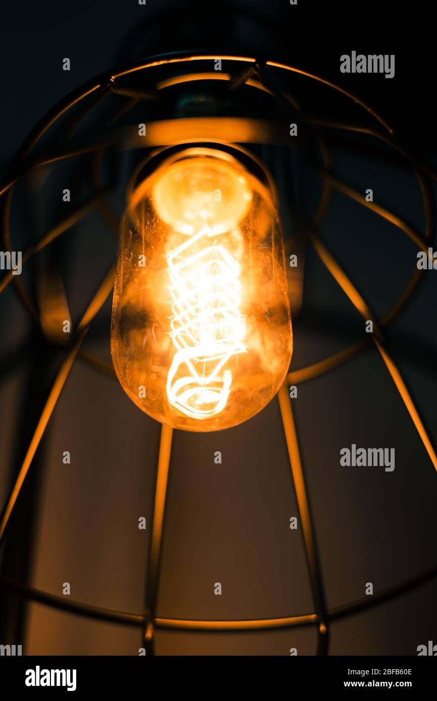 Vieille Lampe Edison Banque d'image et photos - Alamy